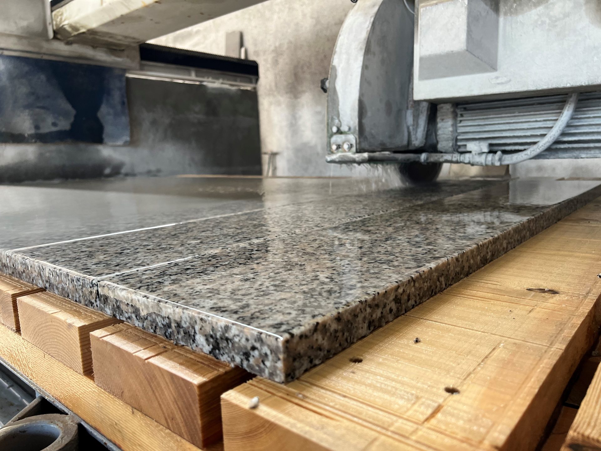 MRstone – Tvrtka za obradu, rezanje i oblikovanje kamena